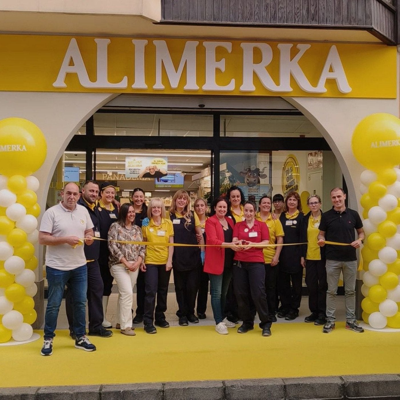 Alimerka reabre en La Arena con una imagen renovada | El Comercio ...