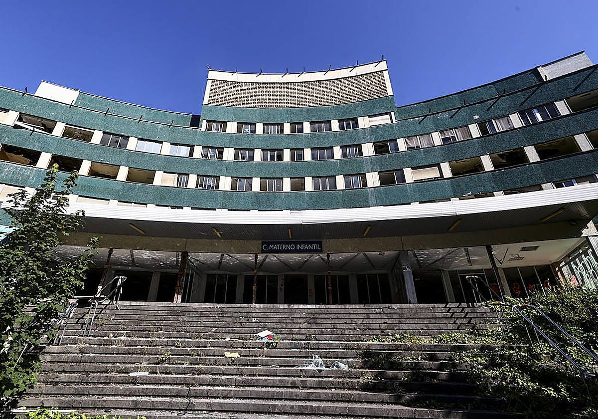 El viejo HUCA, víctima de saqueos | El Comercio: Diario de Asturias