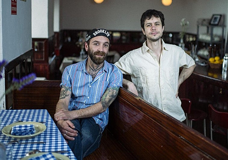 Rambal, el icono playu de Gijón inspira un restaurante en Madrid | El ...