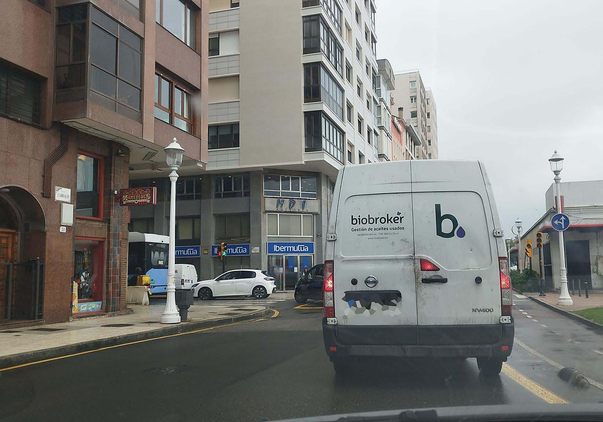 Mañana de atascos en Gijón en la segunda jornada de pruebas en el ...