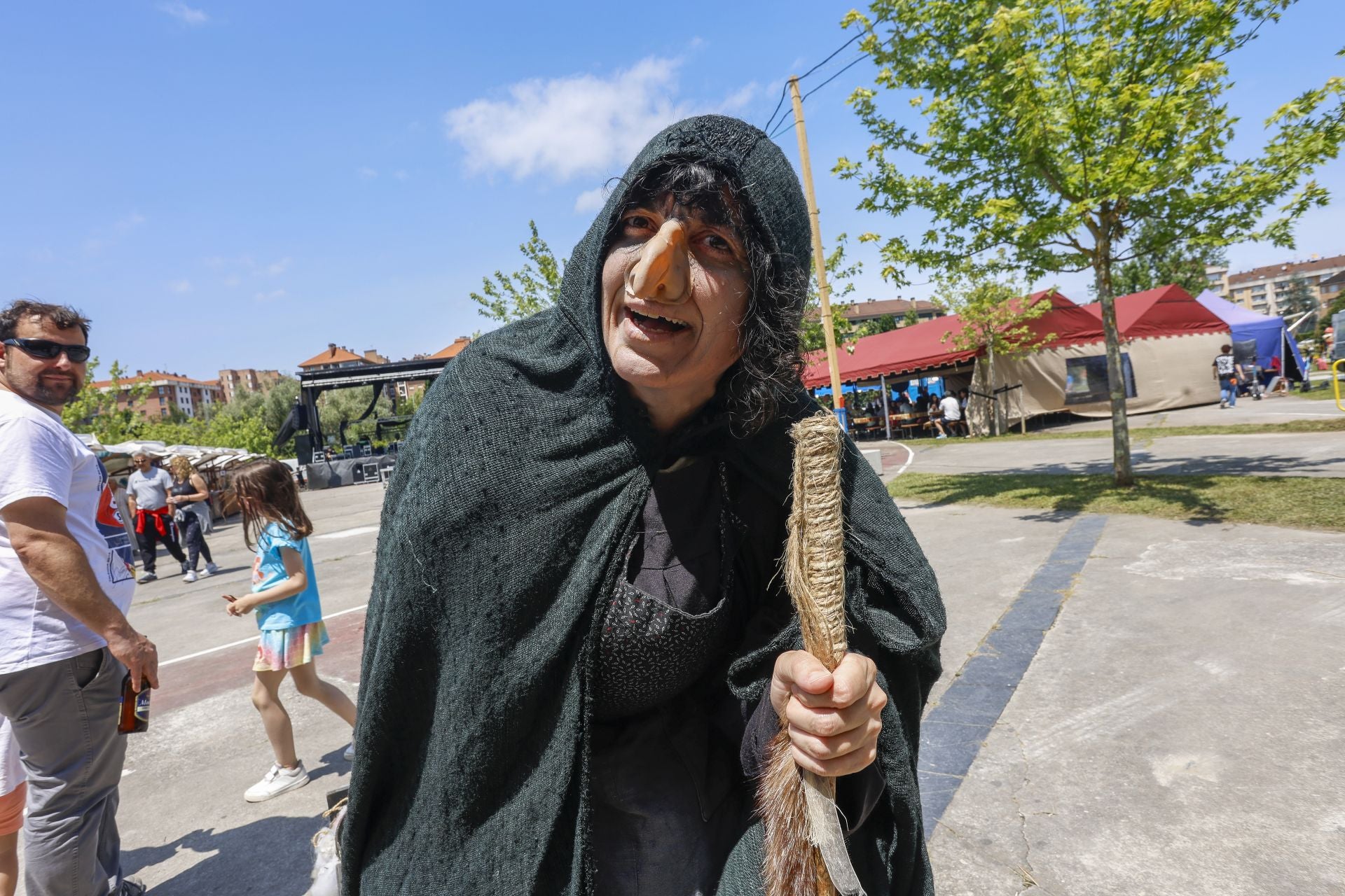 El Xixón Folk da la bienvenida al verano en Viesques | El Comercio ...
