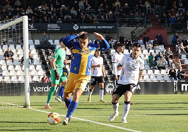 El Real Avilés cae con las botas puestas en Mérida | El Comercio ...