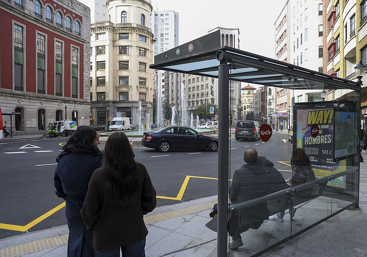 La plaza del Carmen, en Gijón, estrena marquesina y reordenación del ...