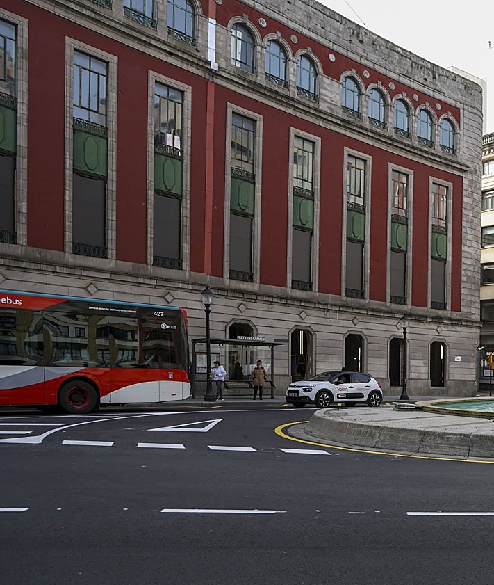 La plaza del Carmen, en Gijón, estrena marquesina y reordenación del ...