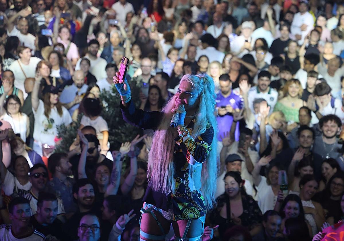 Leticia Sabater celebra en Gijón su 60 cumpleaños: «Es un placer» | El ...