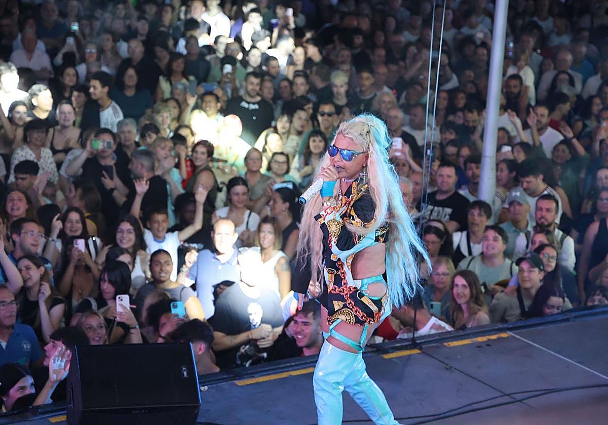 Leticia Sabater hace vibrar en Gijón a los vecinos de La Calzada | El ...