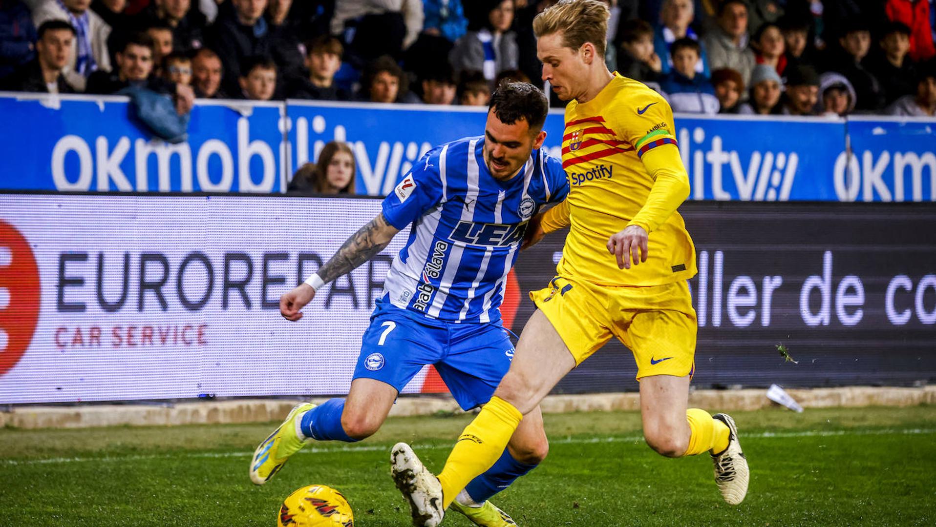 Álex Sola reabre el debate en las bandas del Alavés | El Correo