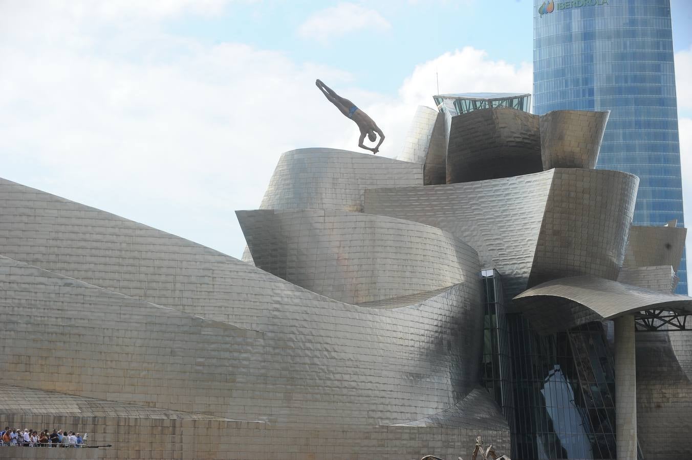 Lobue se corona en un Bilbao entregado | El Correo