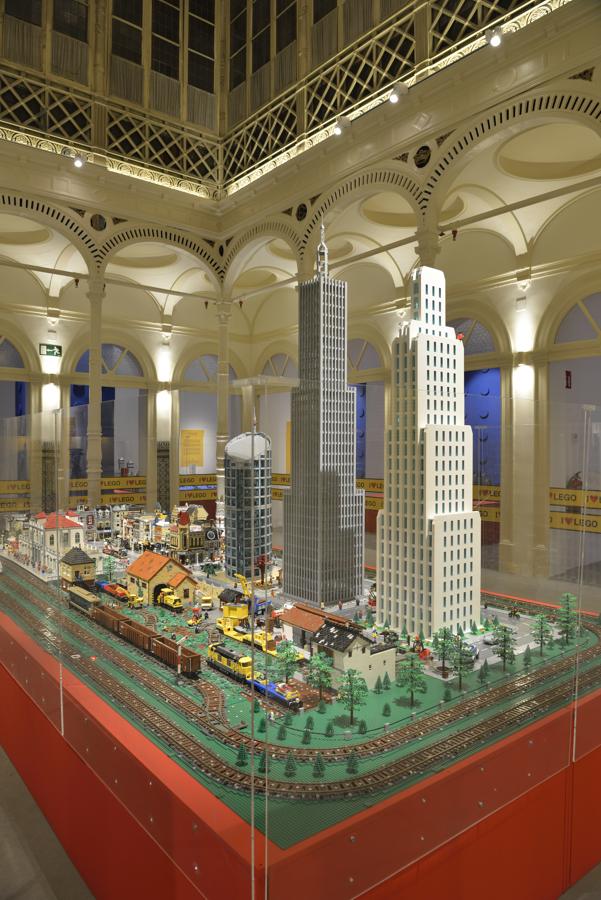 Fotos: Un millón de piezas de Lego parar crear mundos en miniatura | El ...