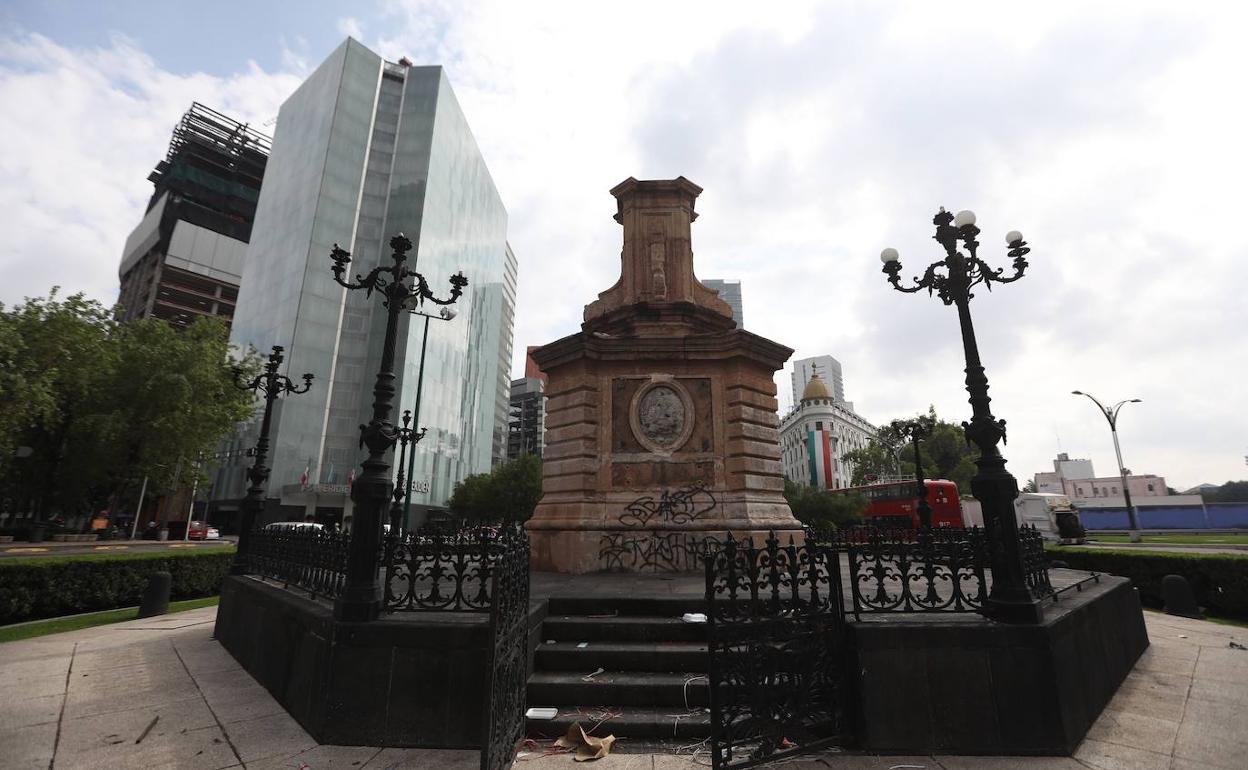 Cambian la estatua de Colón por la de una indígena en Ciudad de México ...