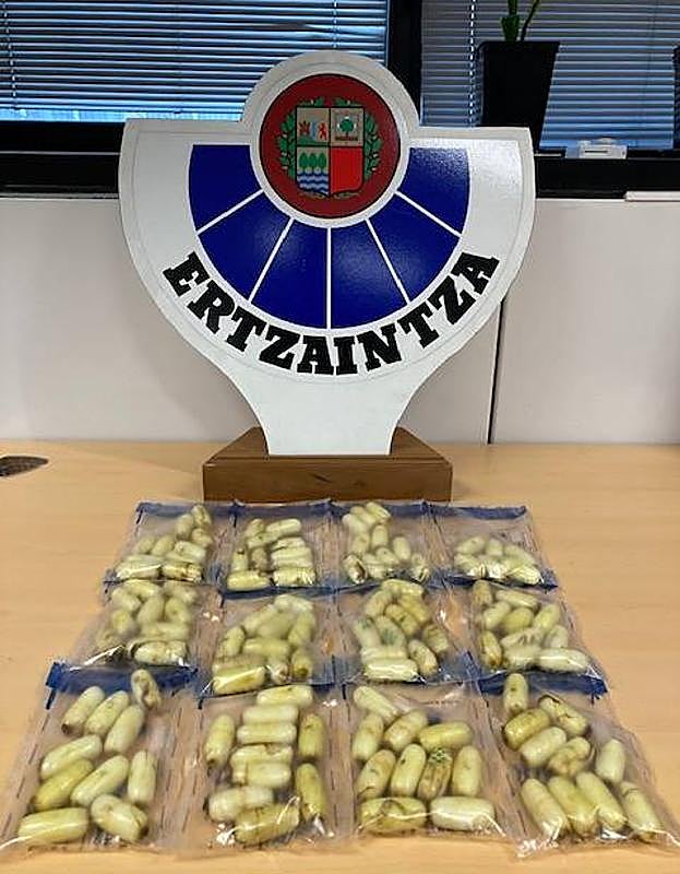Le extraen 116 'bellotas' de droga en San Sebastián | El Correo