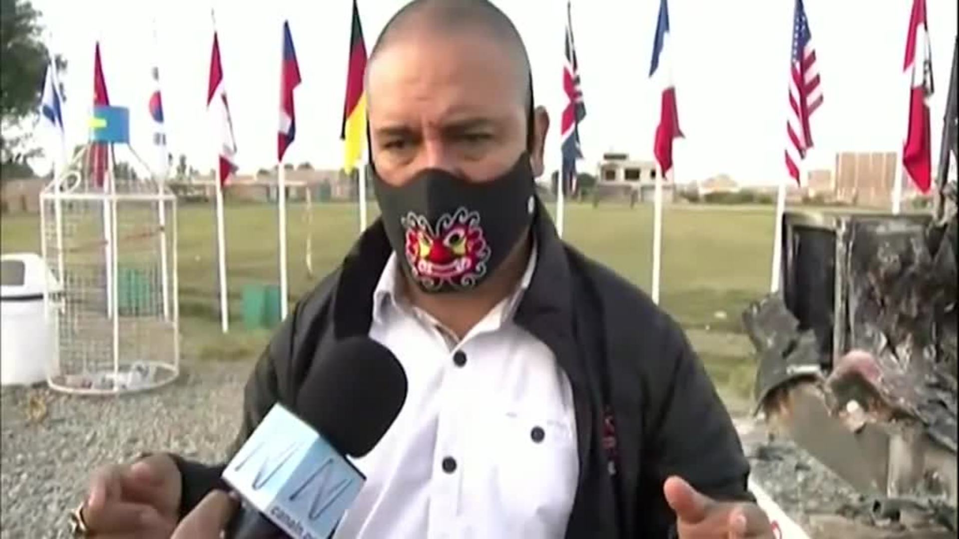 Queman una estatua fálica que homenajeaba a la cultura peruana Mochica ...