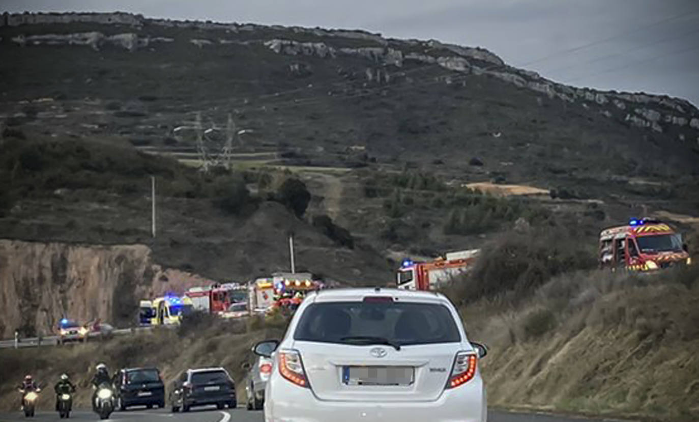 Cuatro vehículos implicados y varios heridos en un accidente grave en ...