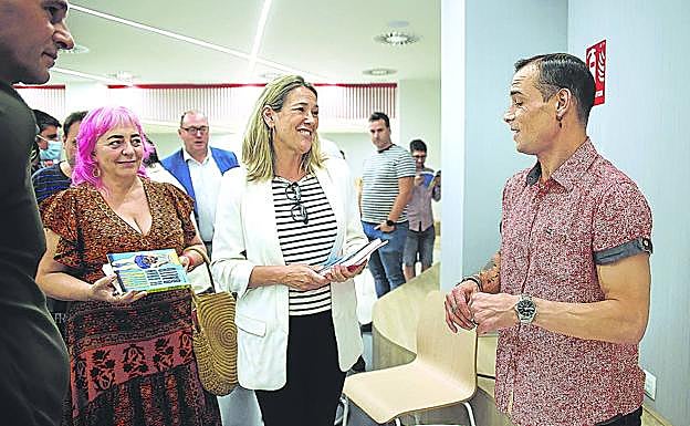 Gervasio Deferr presenta su libro autobiográfico a los suscriptores de ...