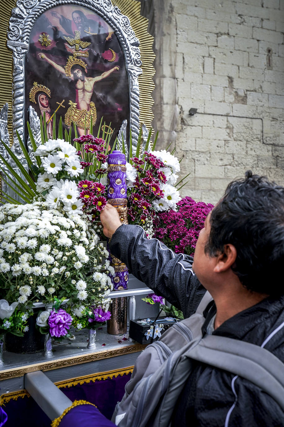 Fotos: Los peruanos de Vitoria procesiona al patrón de Perú | El Correo