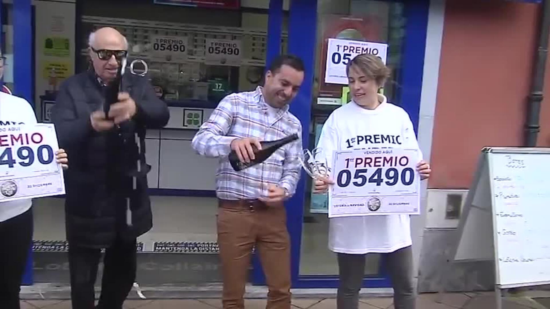 El Gordo riega Moreda de Aller (Asturias) con 164 millones de euros ...