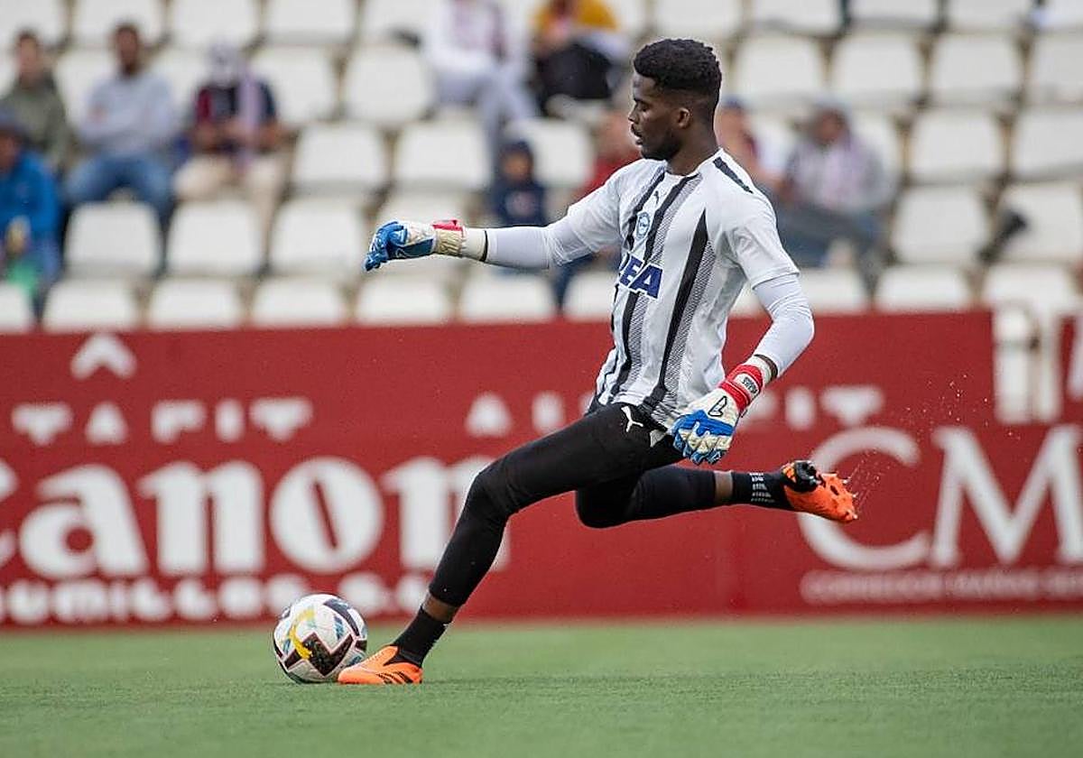 Owono entra en el once del Alavés por la baja de Sivera | El Correo