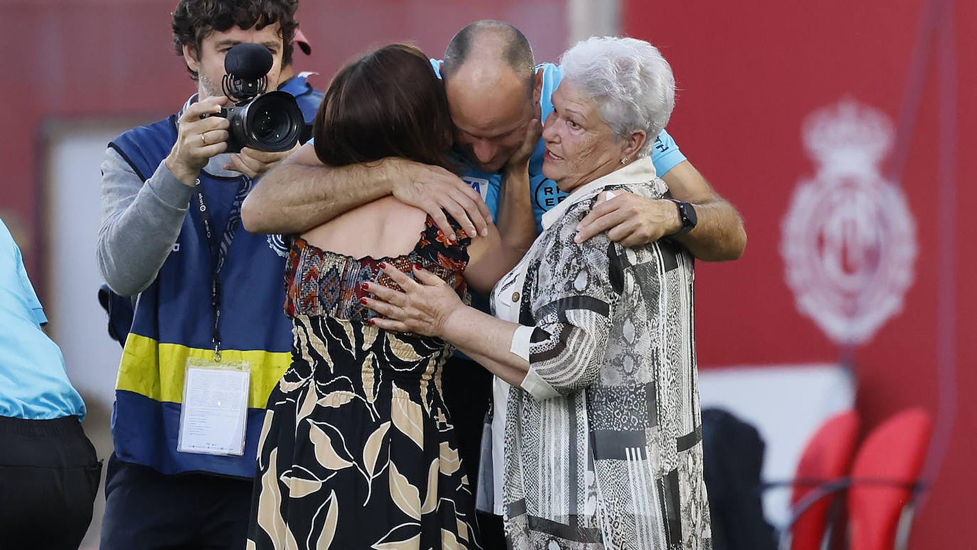 El emotivo adiós de Mateu Lahoz, que se retira con un último show | El ...