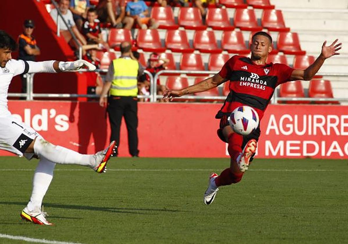 La lanzadera rojilla permanece inalterable con 10 debutantes y los 21,8 ...