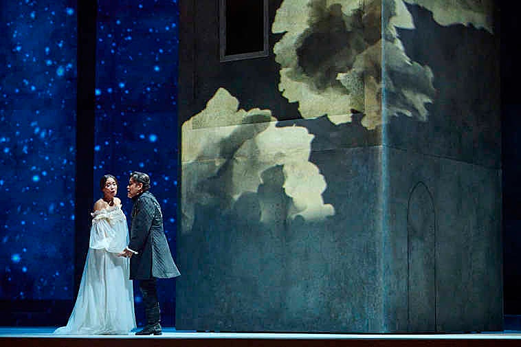 La soprano Nadine Sierra bisa en el papel de Julieta y el Euskalduna se ...