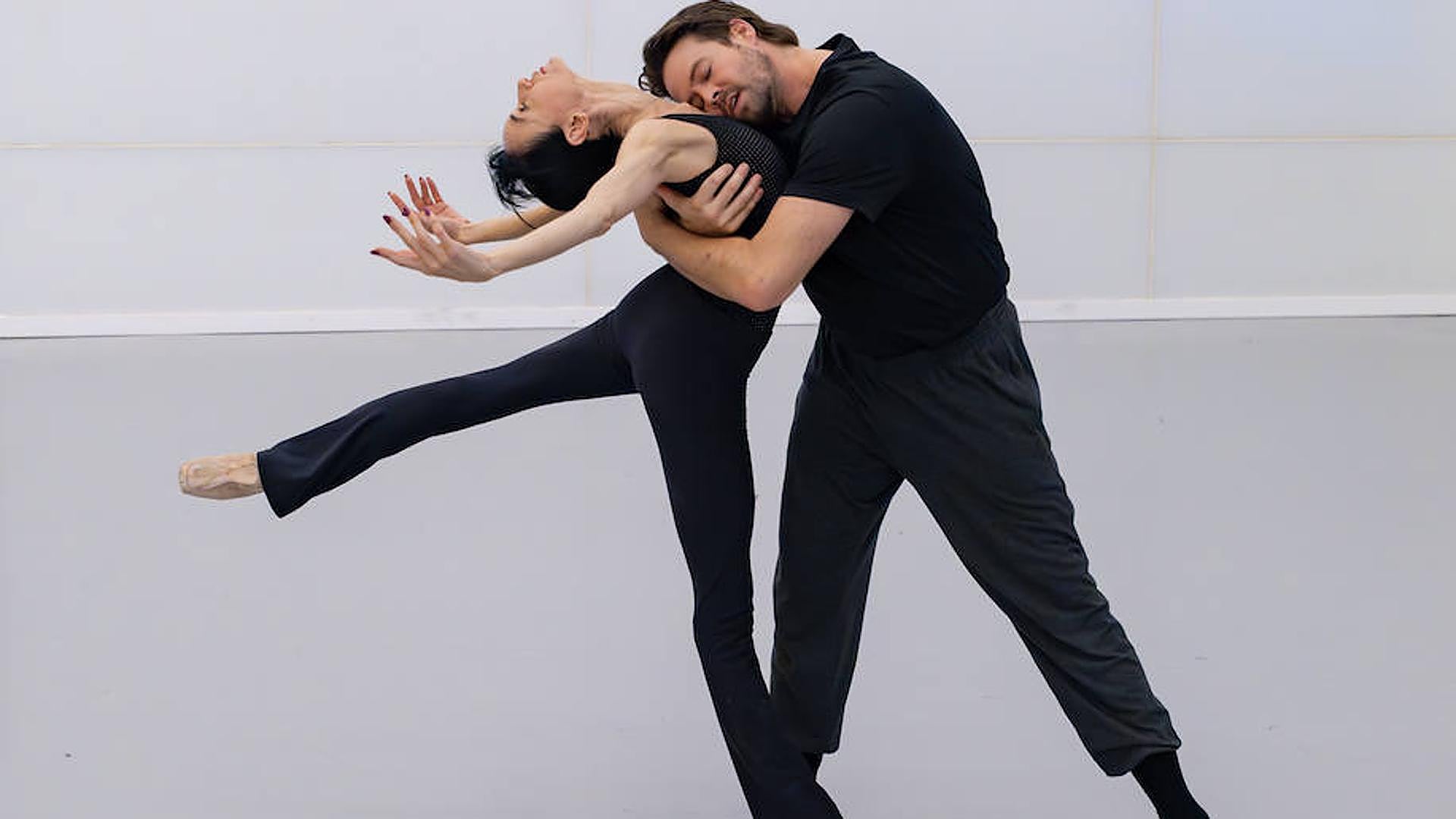 Lucía Lacarra cuenta con vídeo y danza una historia humana | El Correo