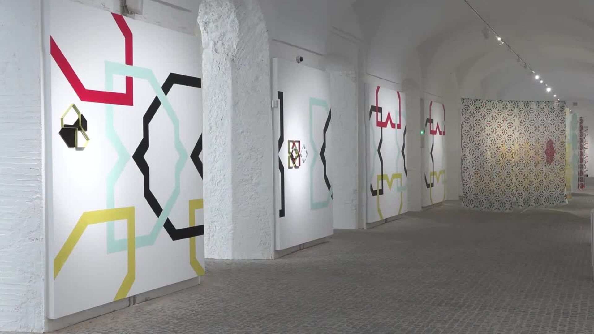 Isabel Flores nos hace viajar "Entre un espacio y otro" | El Correo