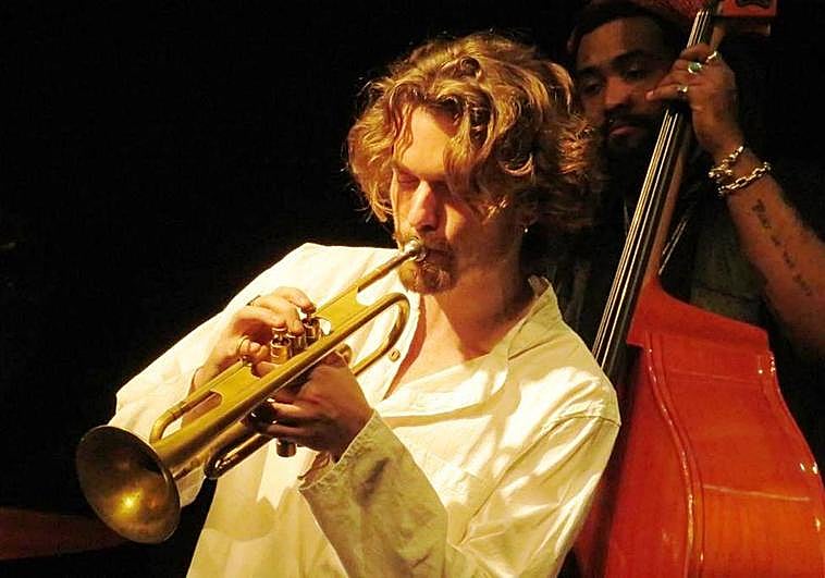 Tony Glausi reinventándose en 23 horas en Bilbao | El Correo