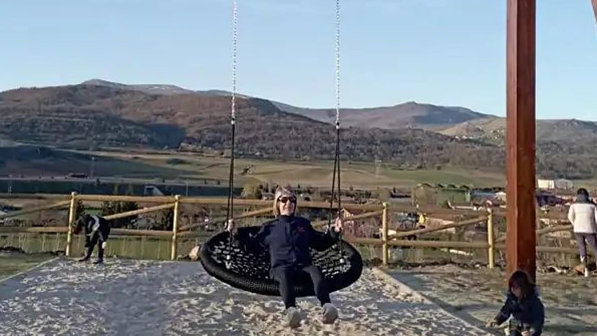 Visita uno de los columpios más grandes de España a dos horas de Bilbao ...