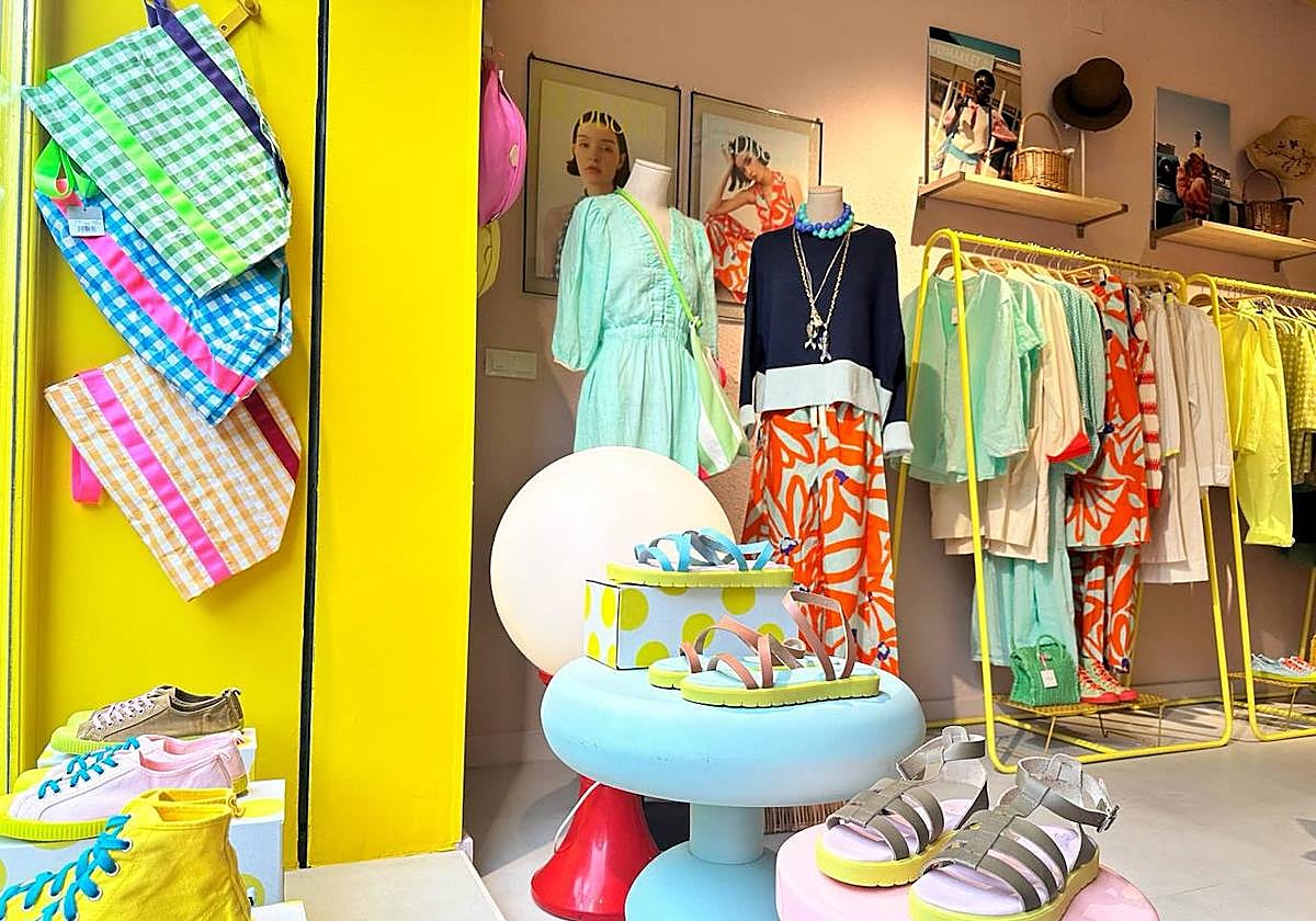 La tienda de ropa colorida y alegre que ha abierto en la Gran Vía de ...