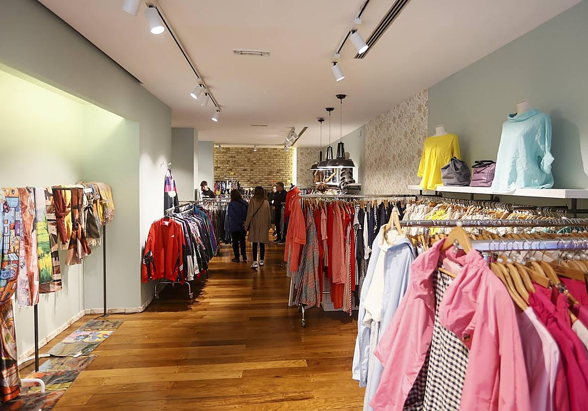 Llega a Bilbao una tienda efímera con ropa 'vintage' y prendas ...