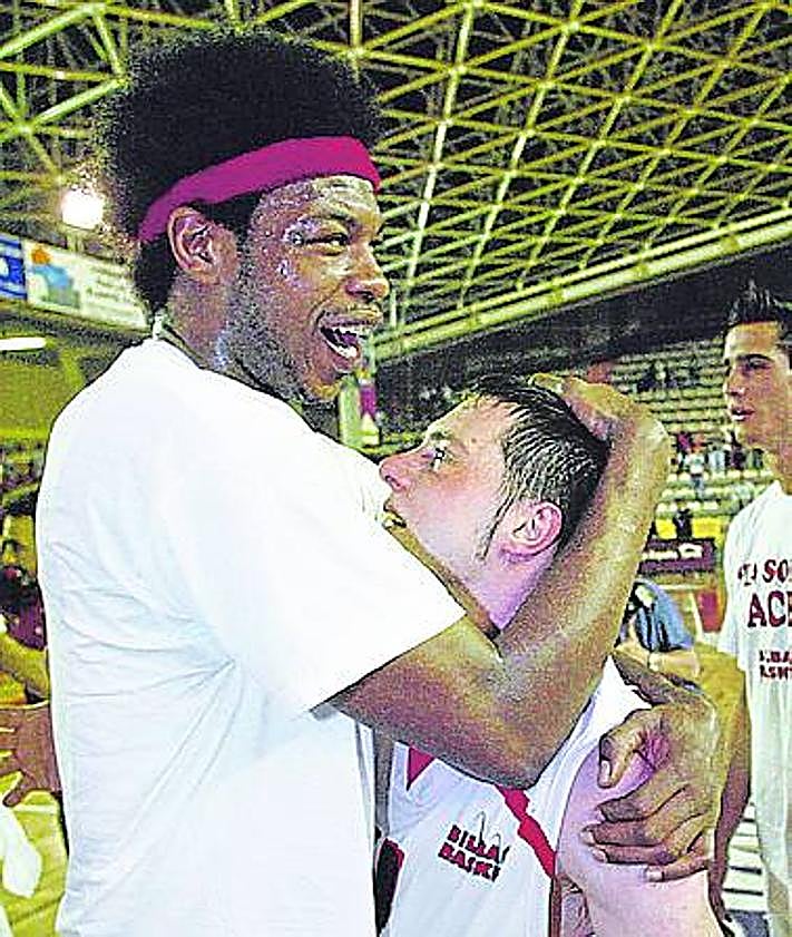 El día que la marea roja subió a la ACB | El Correo