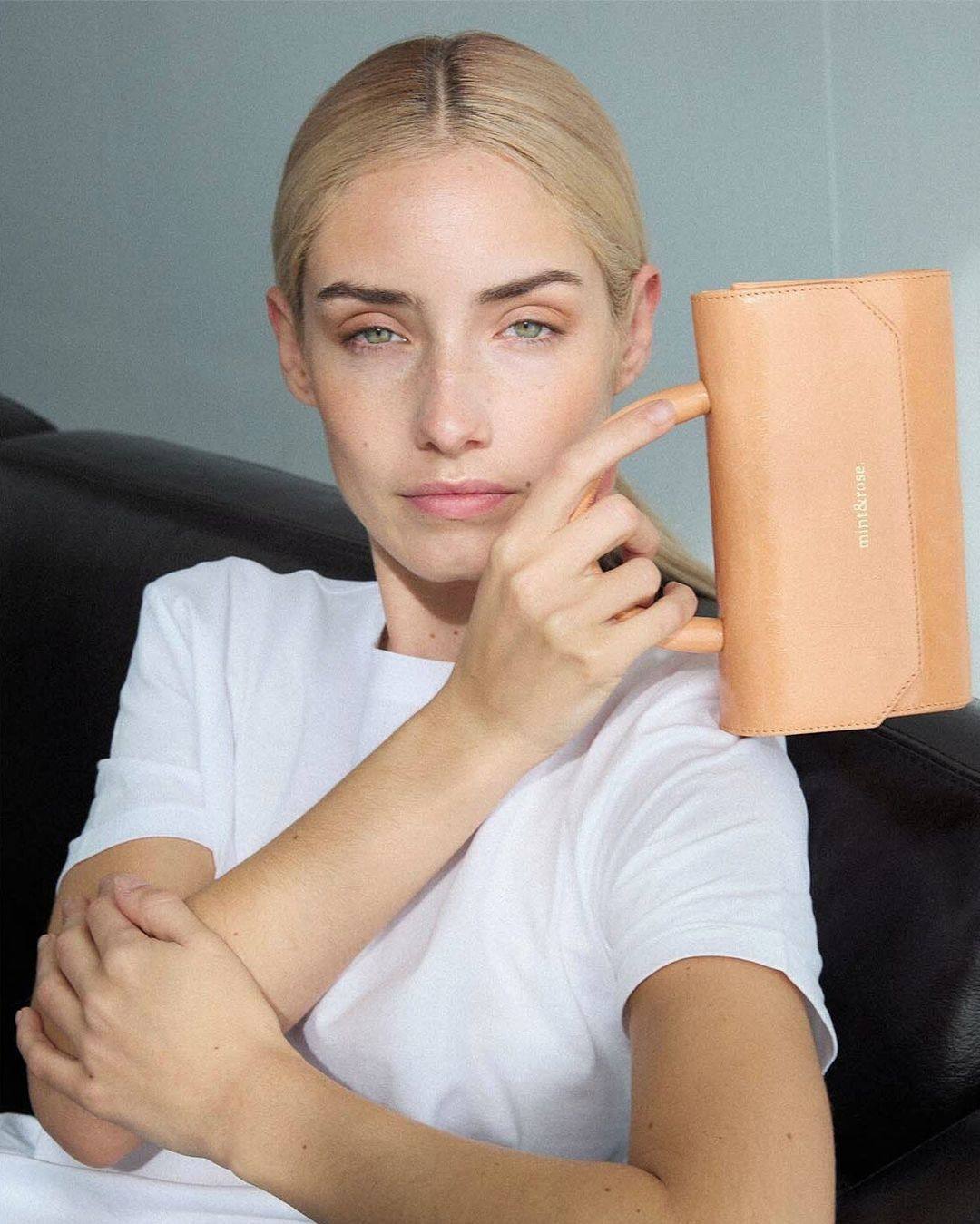 Mint & Rose, la historia de la banquera que triunfa con sus zapatos y ...