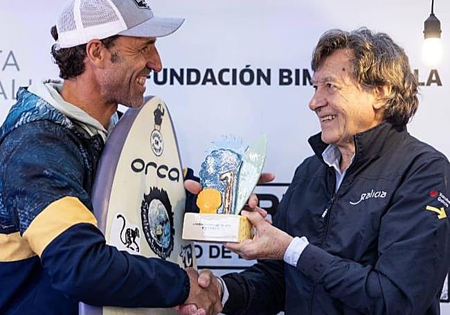 El vizcaíno Ibon Oregi, campeón de España de surf adaptado por tercer ...