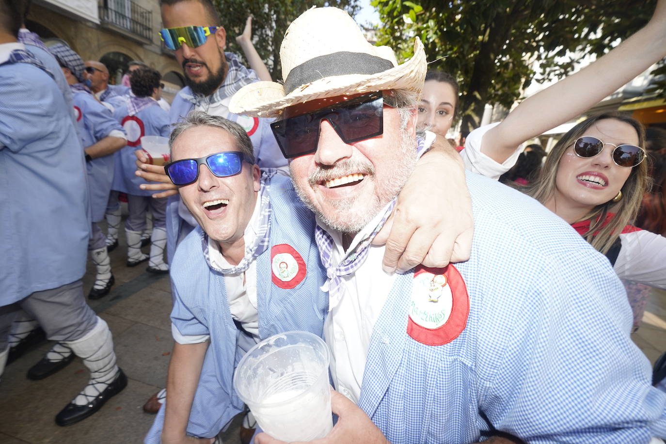 El primer paseíllo de fiestas de Vitoria, en imágenes | El Correo