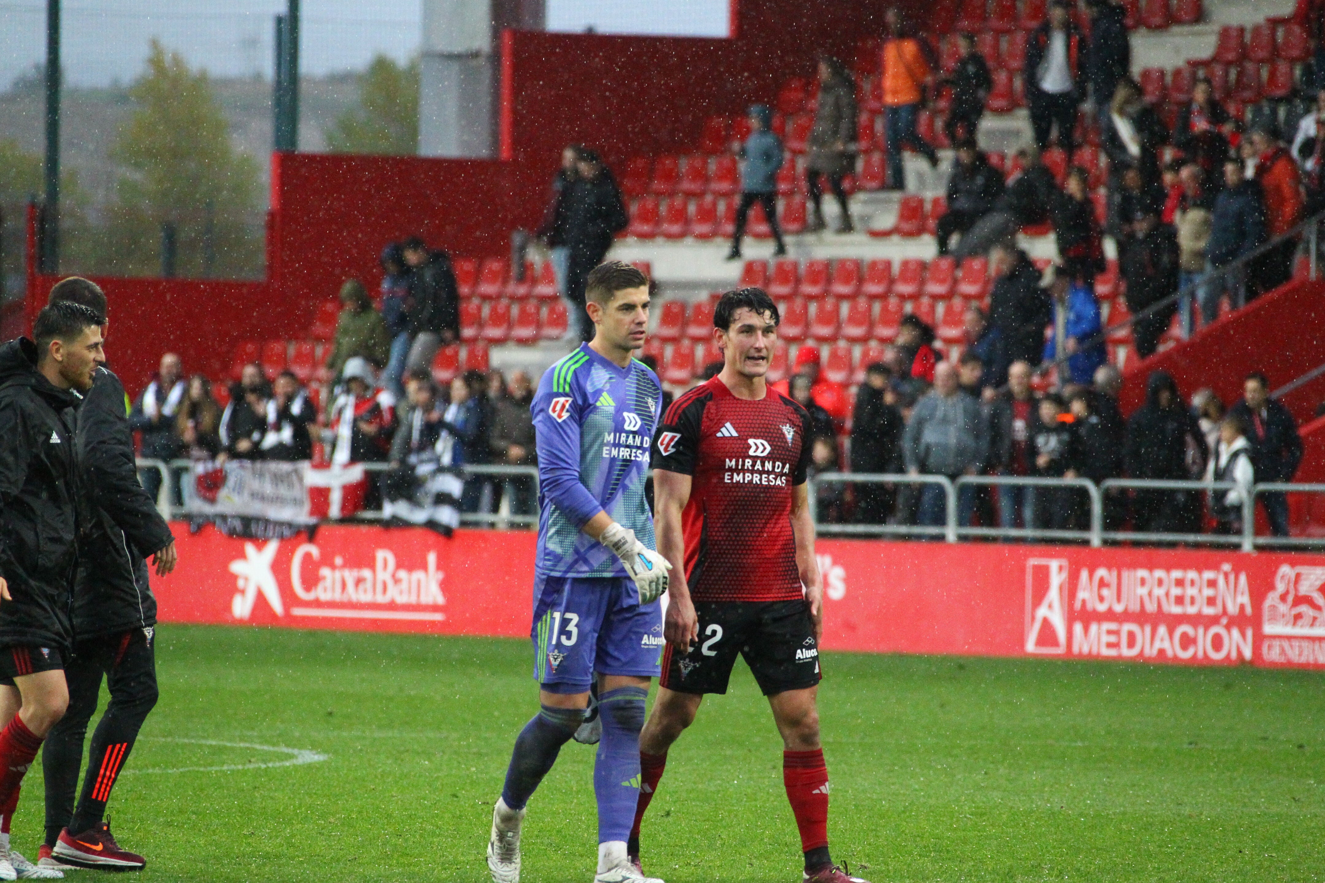 Ocho jugadores del Mirandés superan ya los 1.000 minutos en una ...