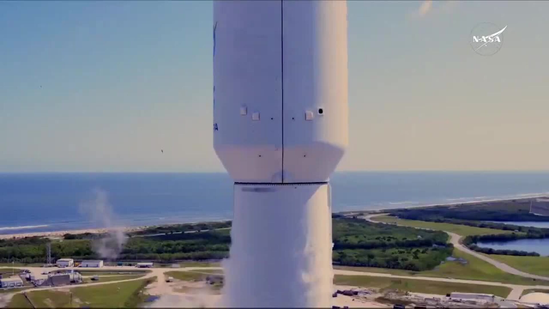 La NASA lanza con éxito la Europa Clipper, la mayor nave espacial de ...