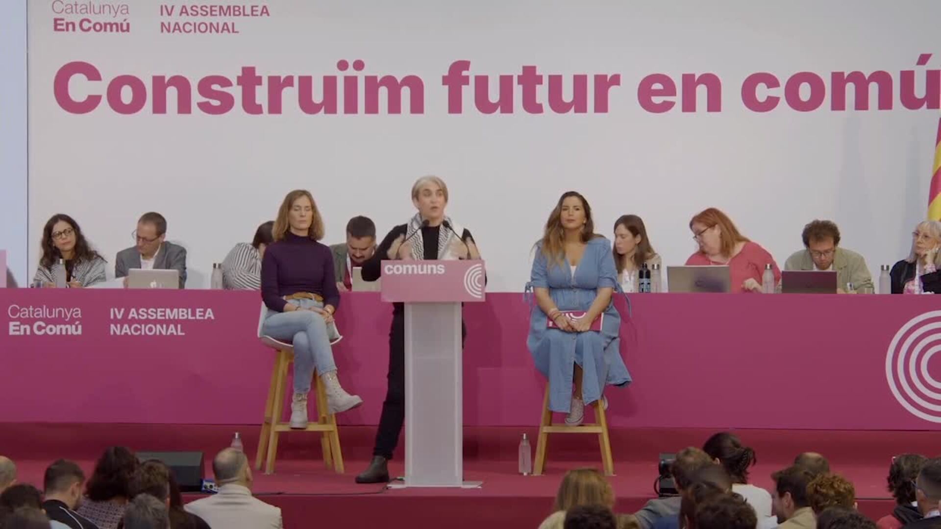 Colau llama a "reconectar" con la ciudadanía en su despedida del liderazgo de los Comuns | El Correo