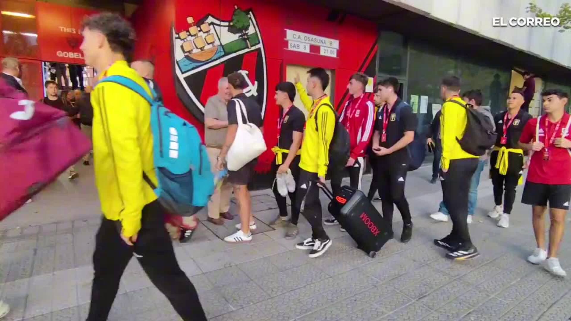 Los jugadores del Getxo llegan a Gobela a pie para enfrentarse esta ...