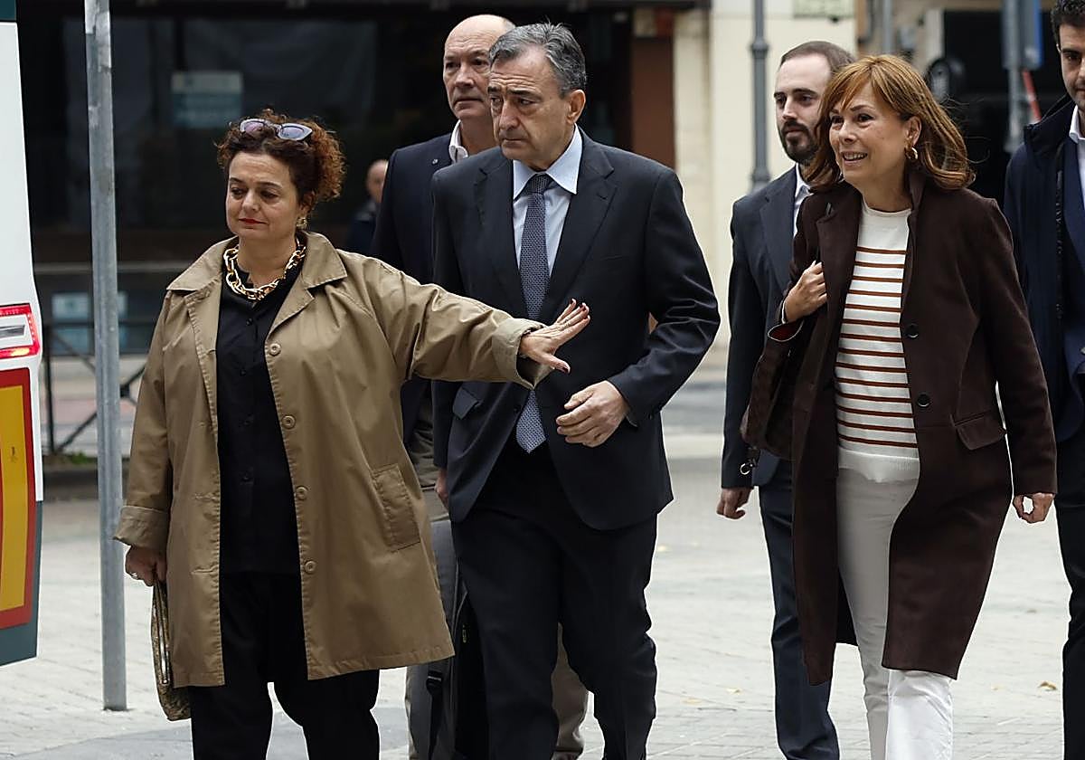 Esteban «desconoce» al cargo clave en los negocios de Cerdán que el PNV ...