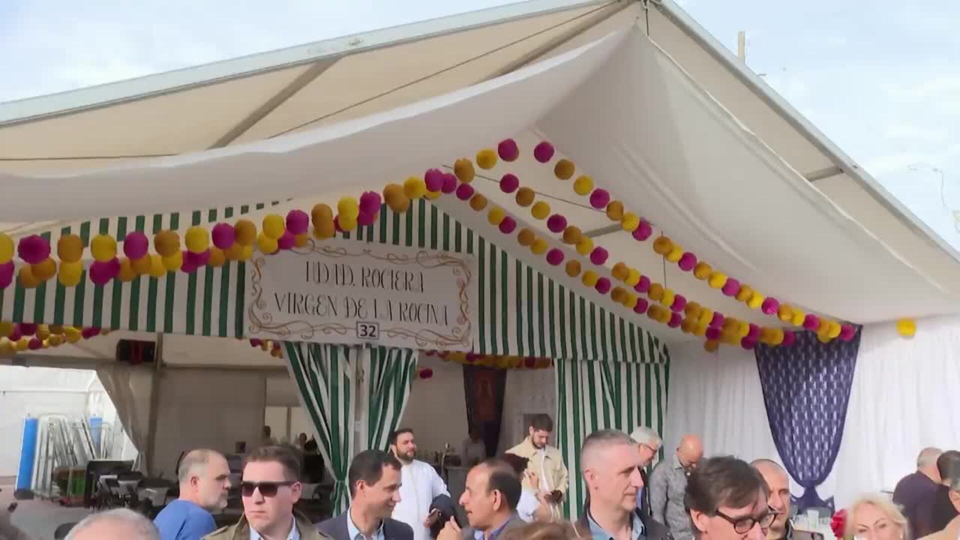Salvador Illa, María Jesús Montero y Jordi Hereu visitan la Feria de Abril de Catalunya | El Correo