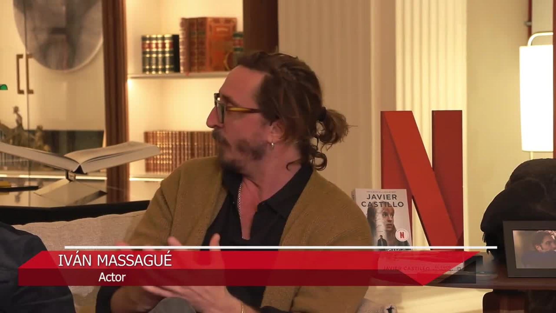 Javier Castillo vuelve a Netflix con 'El cuco de cristal' | El Correo