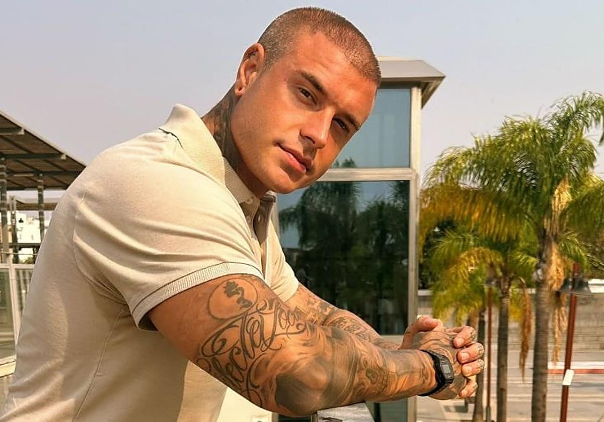 Adrián Rodríguez, actor de 'Los Serrano', sale del centro de ...