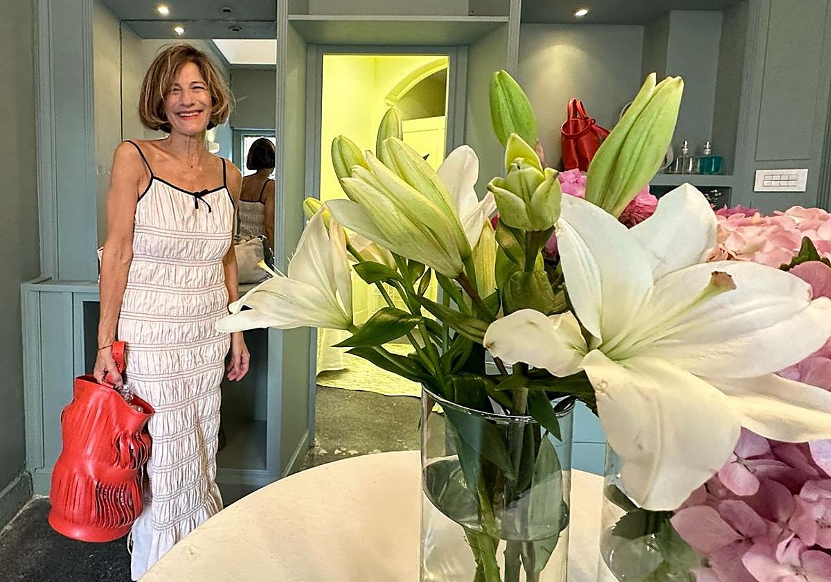 Isabel, la artesana que conquistó el Museo Balenciaga, abre su tienda ...