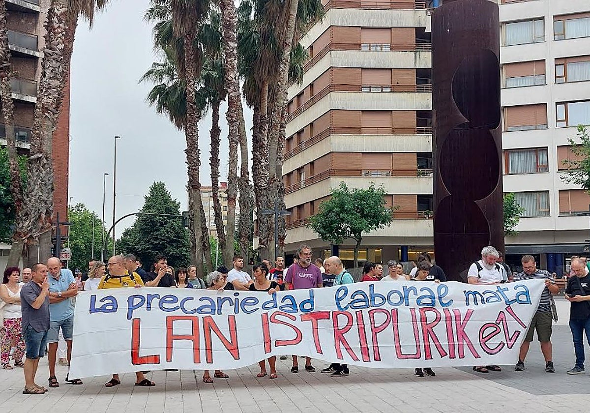 Colectivos sociales de Barakaldo, contra la precariedad laboral: «No ...
