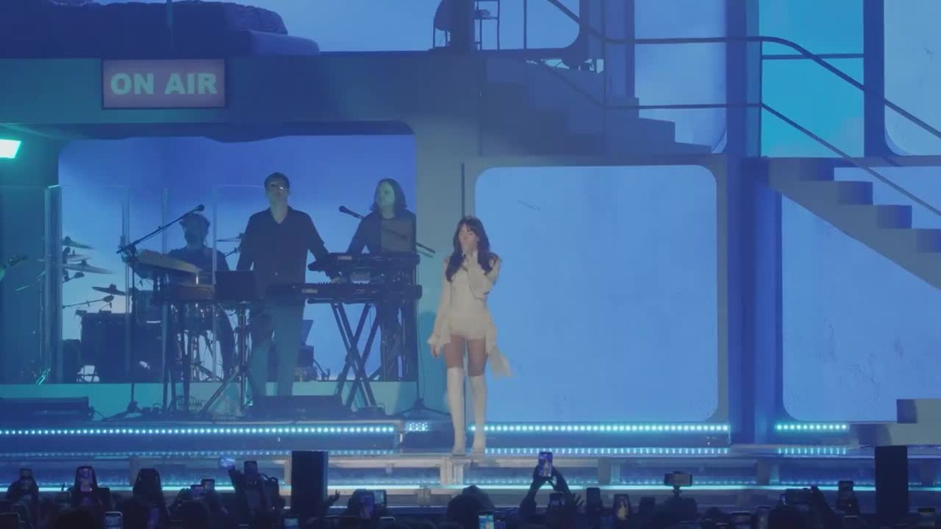 Aitana tiñe de azul Almería con el inicio de su gira mundial 'Cuarto ...
