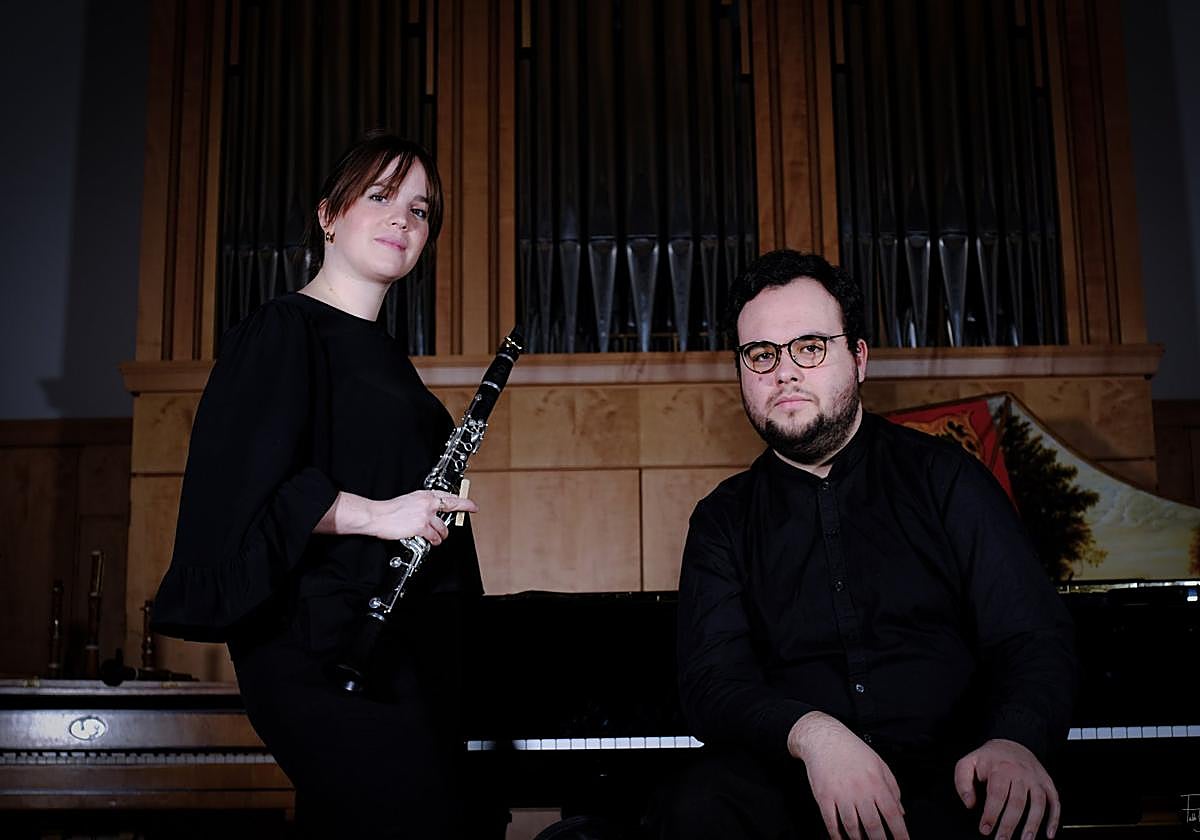 El dúo Aión, Claudia Reyes y Pau Fernández, en el ciclo de Música ...