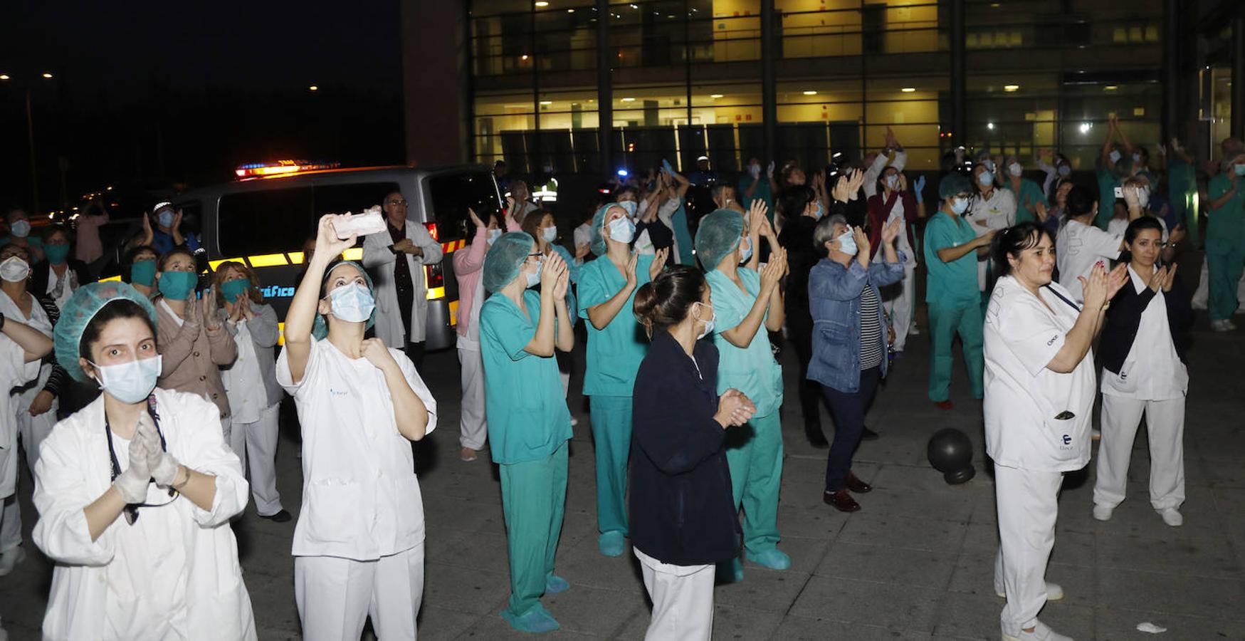 Fotos: Sirenas y aplausos en el Hospital Río Carrión | El Norte de Castilla
