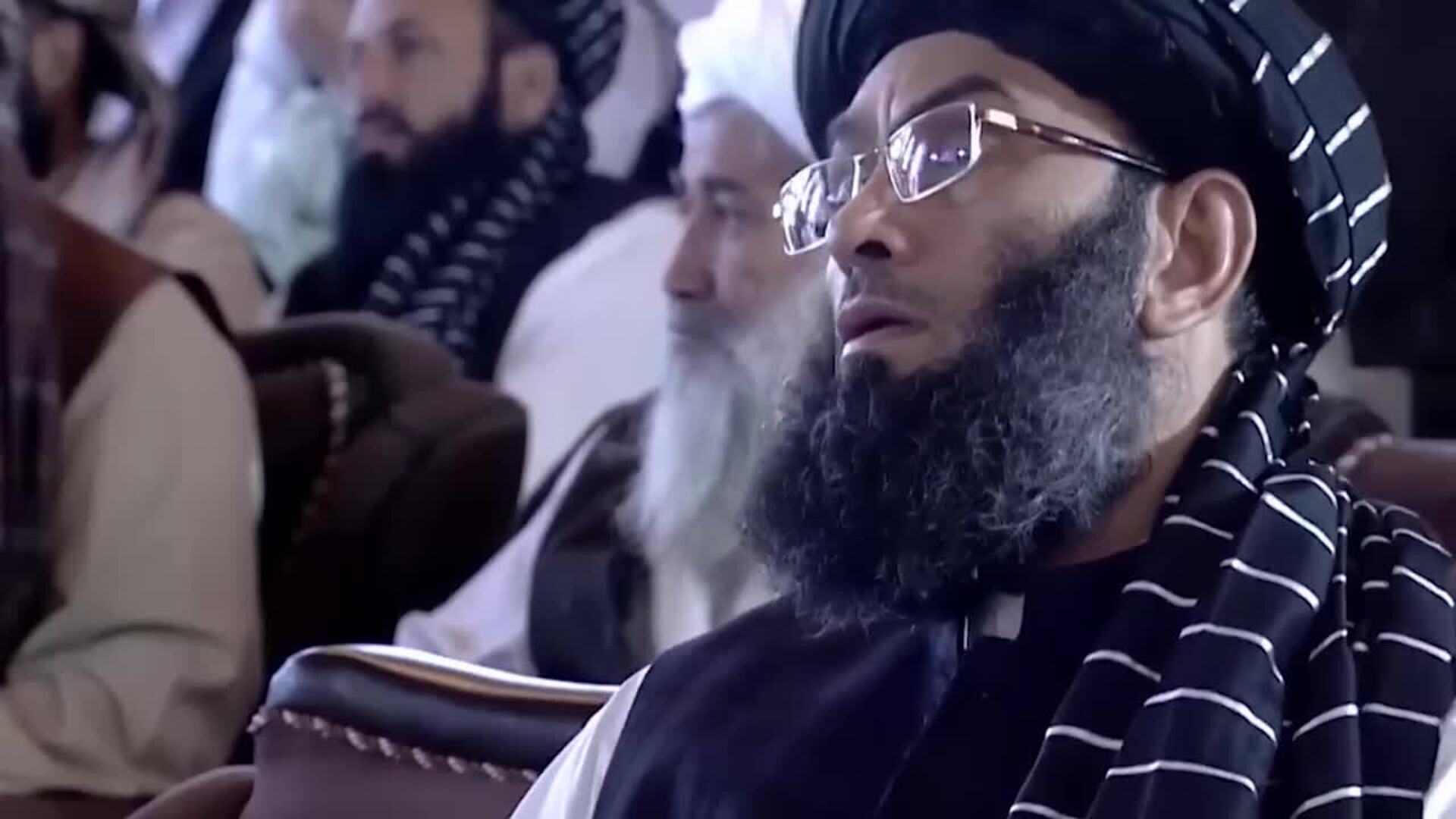 Los talibán vetan el acceso a la universidad a las mujeres en ...