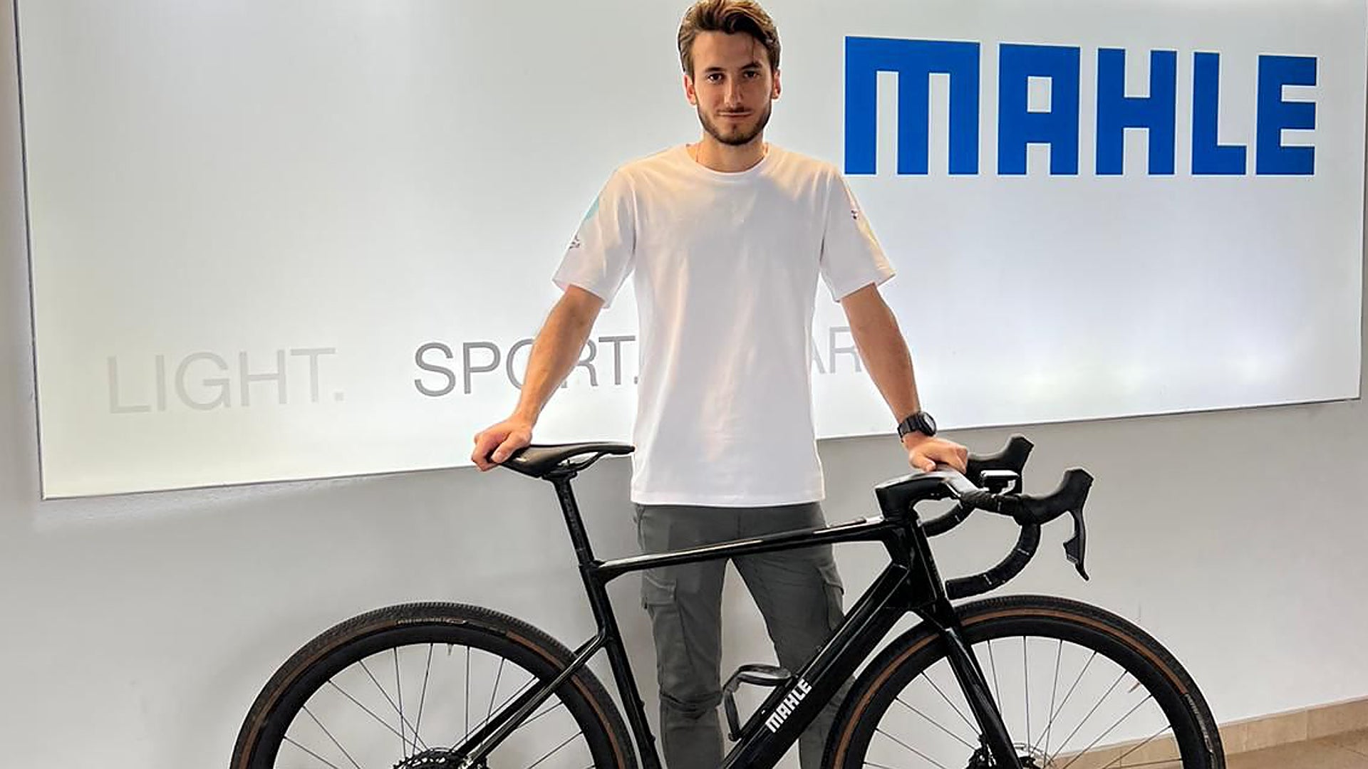 Alberto Serrano: «Defendemos que el uso de la bicicleta eléctrica es ...