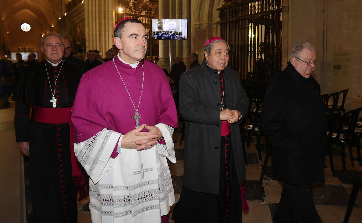 Palencia ya tiene nuevo obispo: Así ha sido la ceremonia en la Catedral | El Norte de Castilla